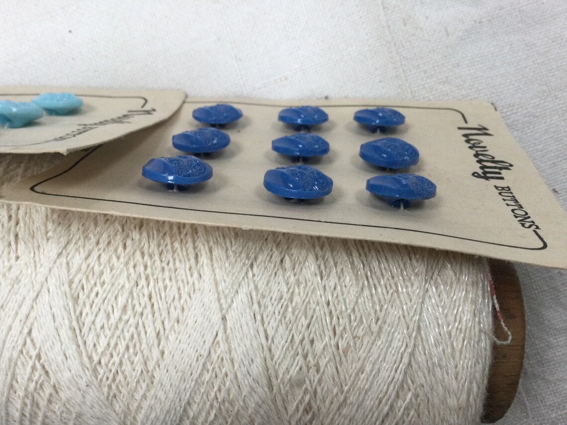 18 Blue and Sky Blue Glass Buttons, From the 1940s. 1cm40.glass Buttons ...