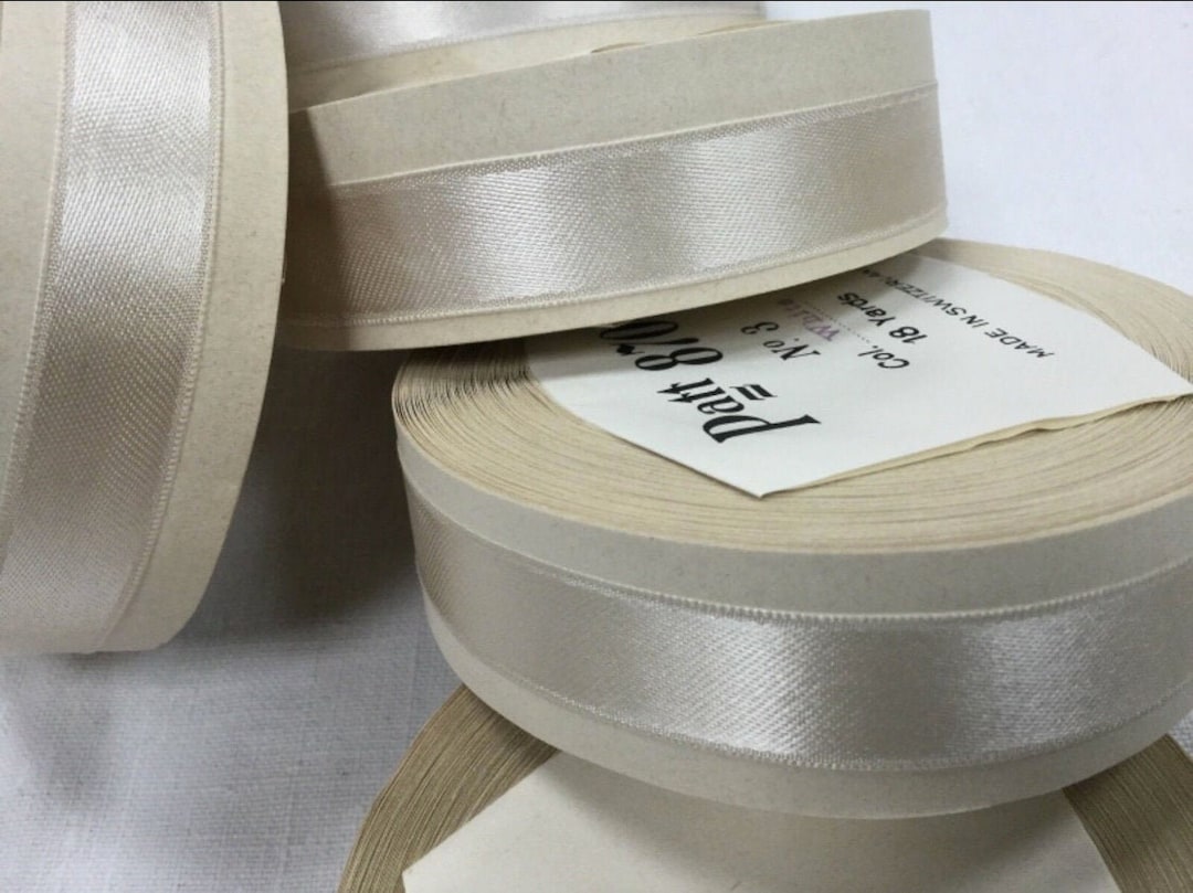 16 Metres of Ivory-white Ribbon, From the 1940s, in the Radius, 870A ...