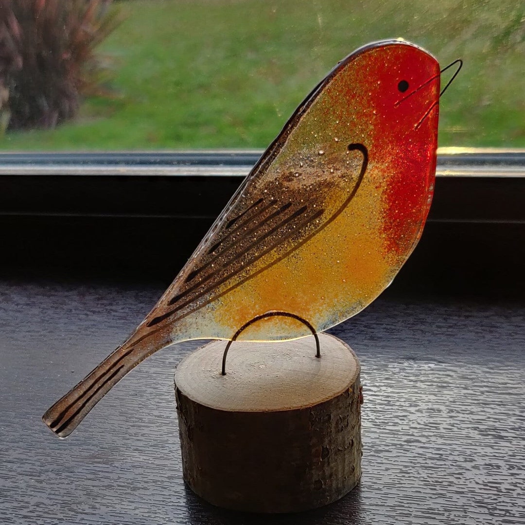 Realistic Slim Robin on a Log, Fused Glass Sculpture - Xmas or All Year ...