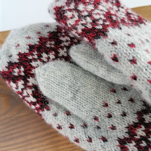 Snowflake Pattern Mittens, Knitted With Wool Lining, Warm Accessories ...