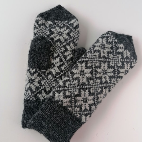 Scandinavian Mittens - Etsy UK