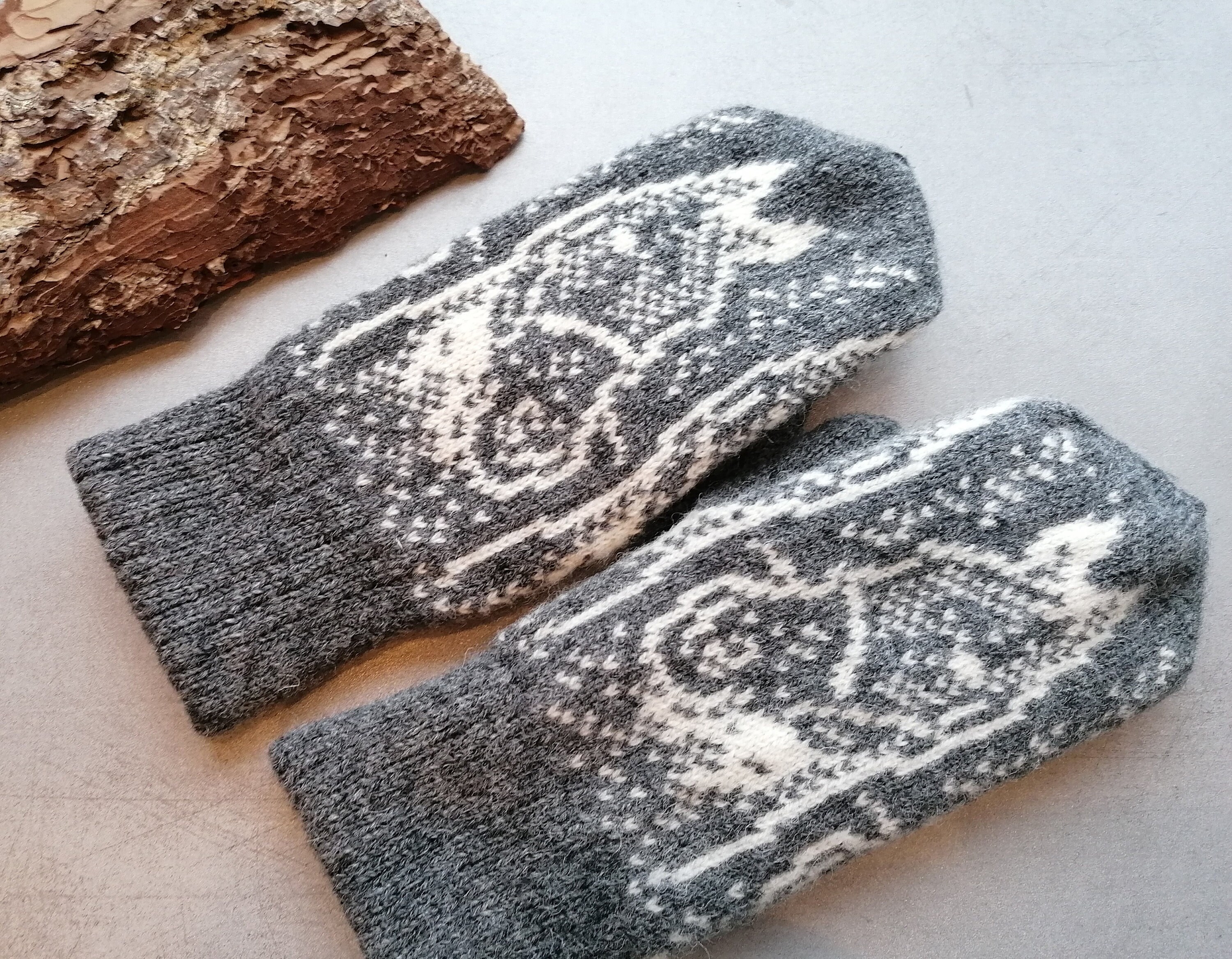 Men's Wool Mittens: Double-lined, Horse Pattern, Warm Knit Gloves - Etsy