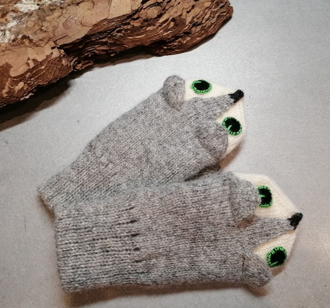 Playful Wolf Mittens, Knitted From Lamb Wool, Very Warm and Cozy, Wool ...