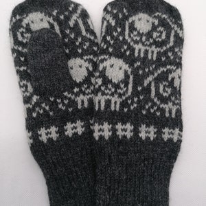 Knitted Wool Mittens With Adorable Sheep Pattern - Cozy Farm-inspired ...