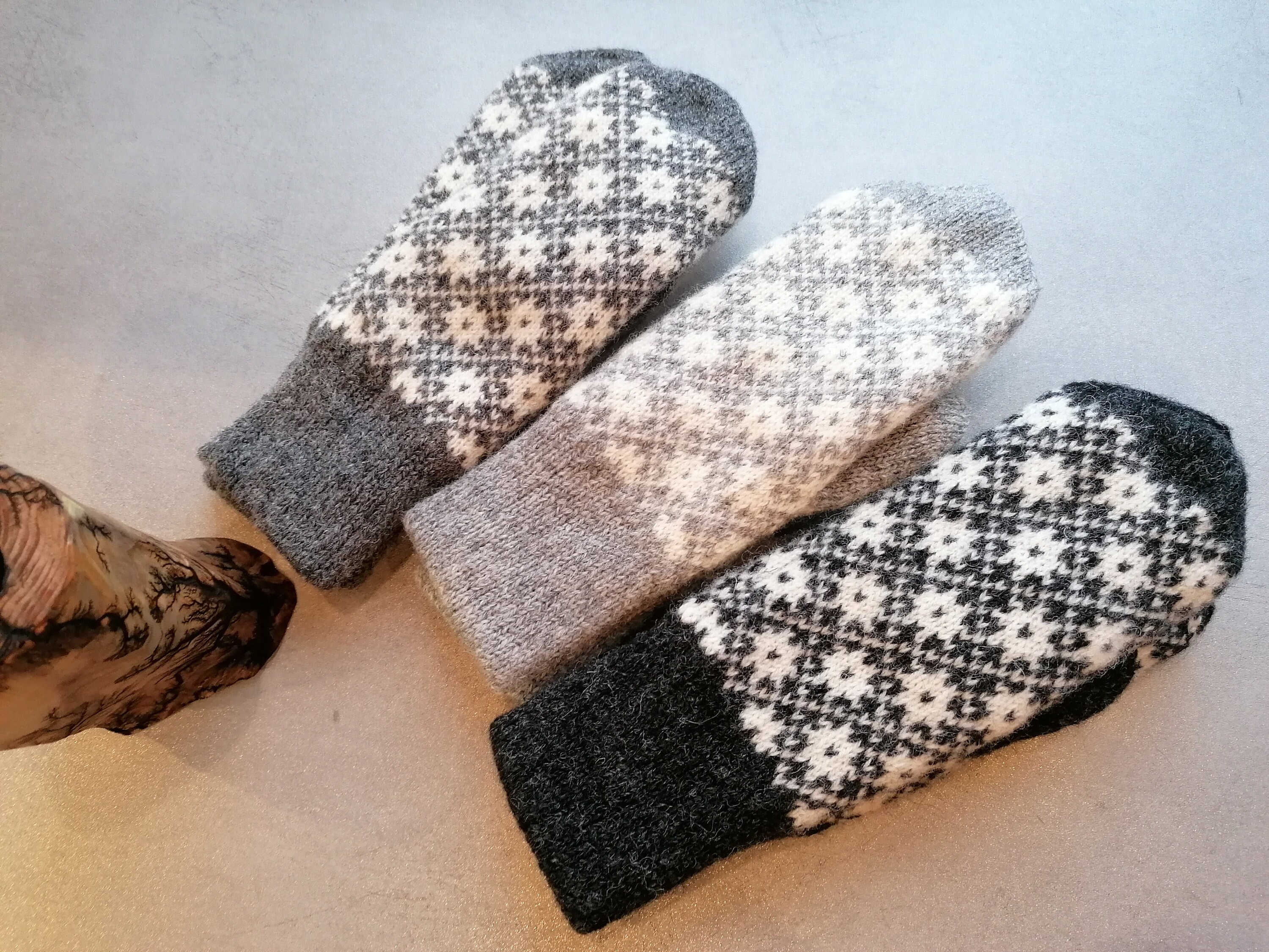 Nordic hygge wool mittens soft sheep wool with lining dark | Etsy
