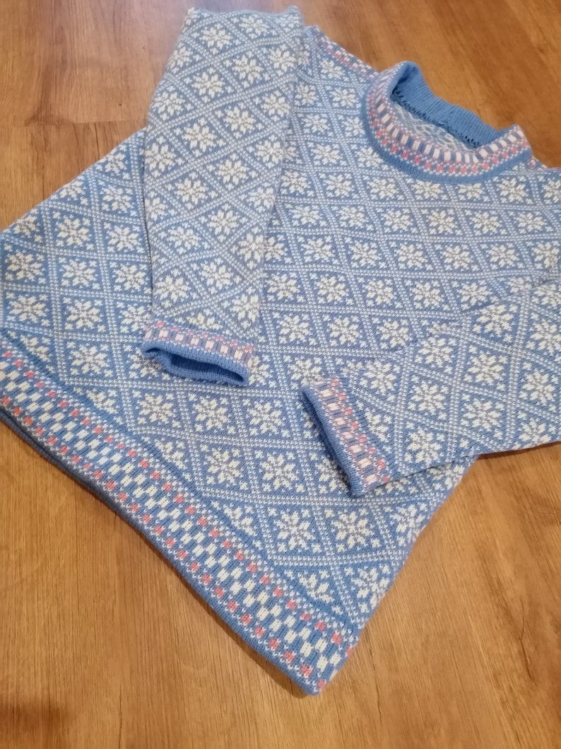 Wool Knit Sweater: Kihnu Troi Nordic Star Pattern - Etsy UK