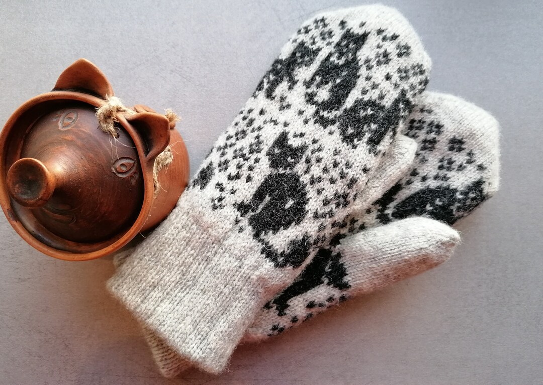 Cozy Wool Cat Mittens: Light Grey Knitted Winter Gloves - Etsy