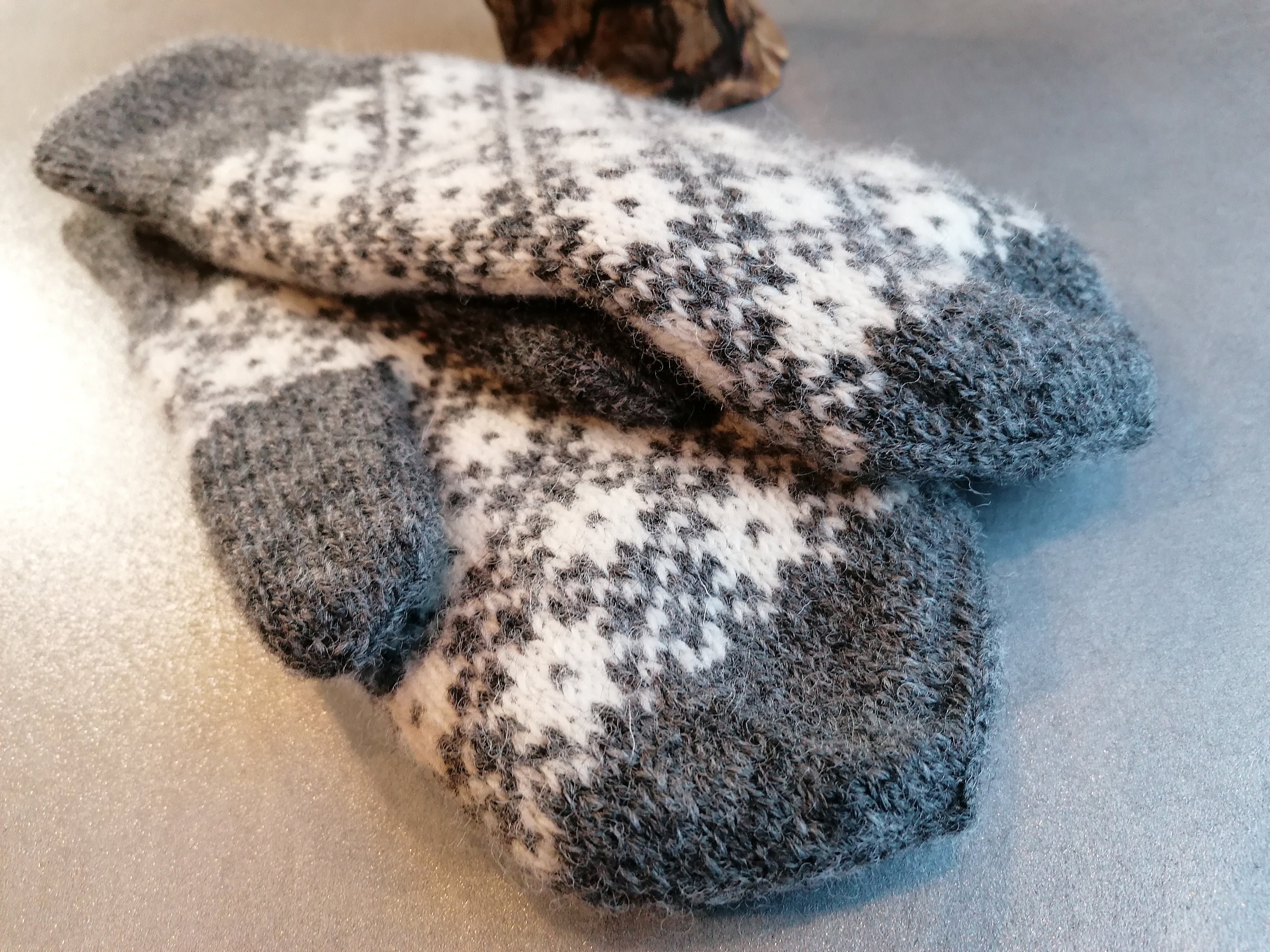 Nordic hygge wool mittens soft sheep wool with lining dark | Etsy