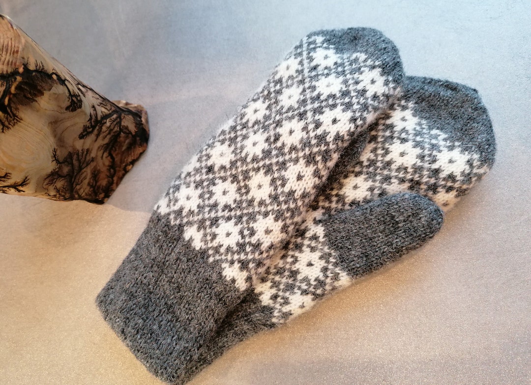 Nordic Hygge Wool Mittens, Soft Sheep Wool With Lining, Dark Gray-white ...