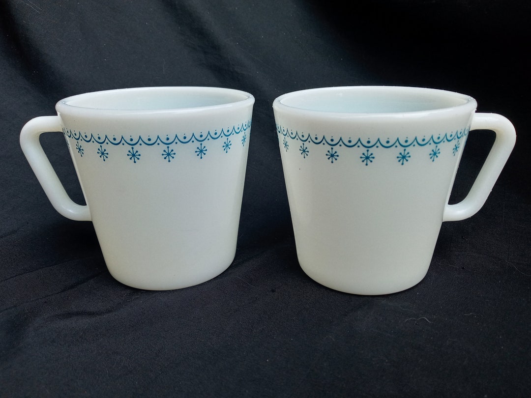 Pair of Vtg Pyrex Blue Snowflake Garland White Milk Glass Mugs - Etsy