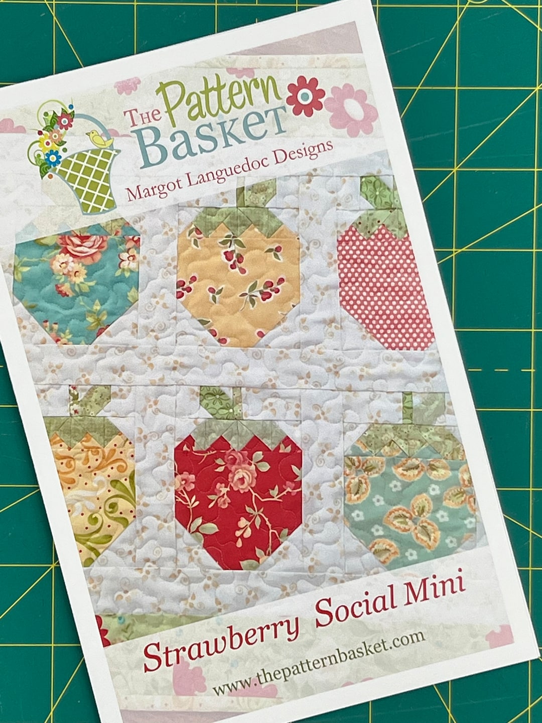 Strawberry Social Mini Quilt Pattern by the Pattern Basket - Etsy