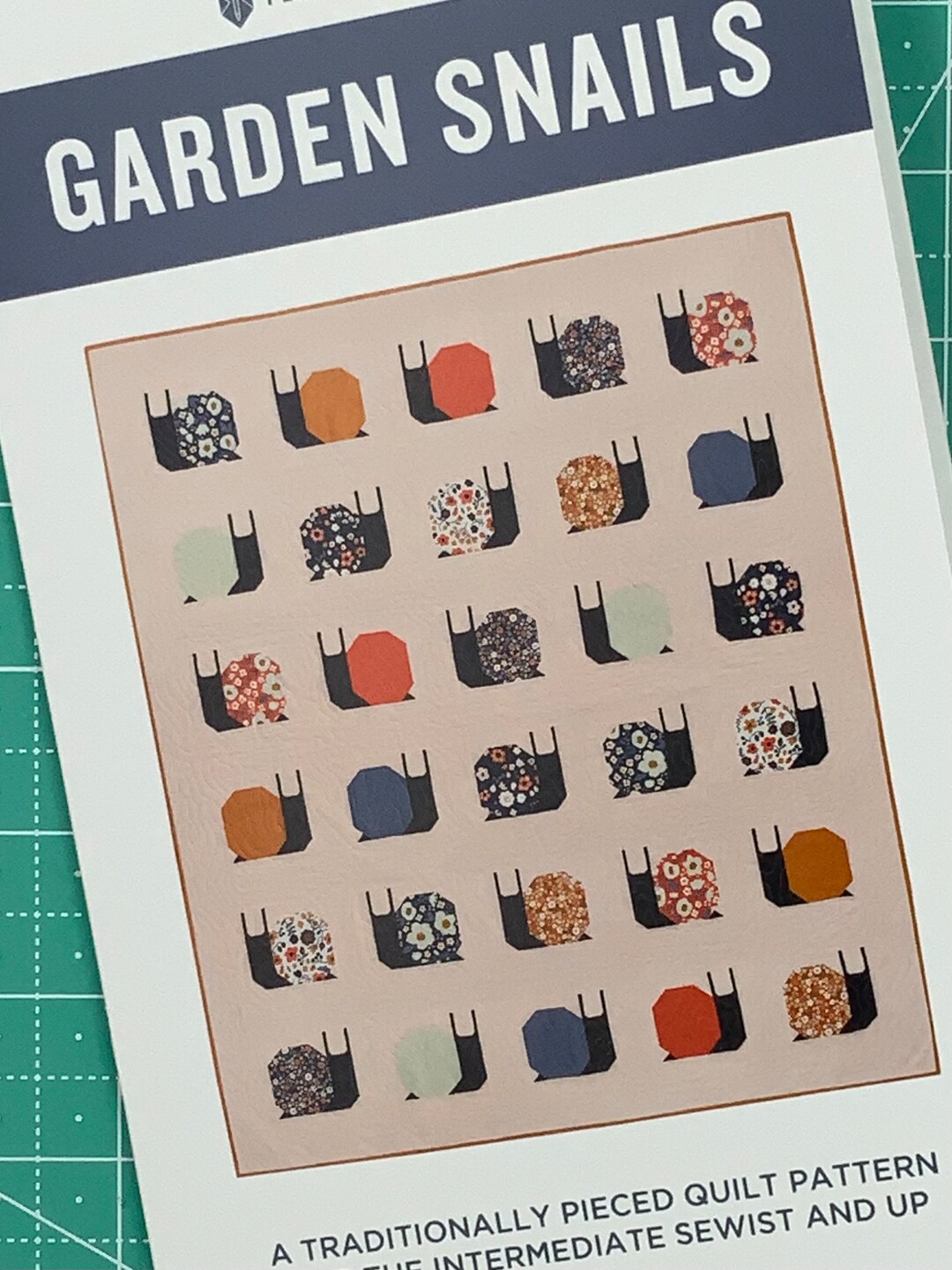 Garden Snail Pieced Patchwork Quilt Pattern by Pen and Paper Patterns ...