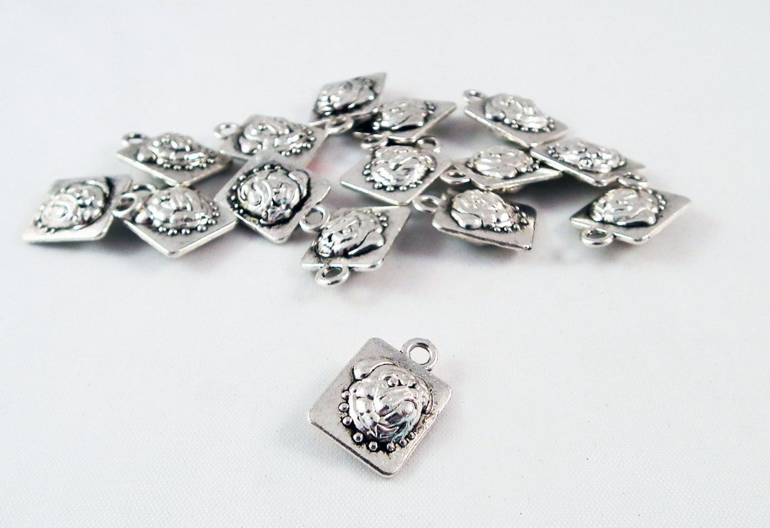 BCP48 - Antiqued Vintage Silver Dog Plaque Charm Pendant Medallion ...