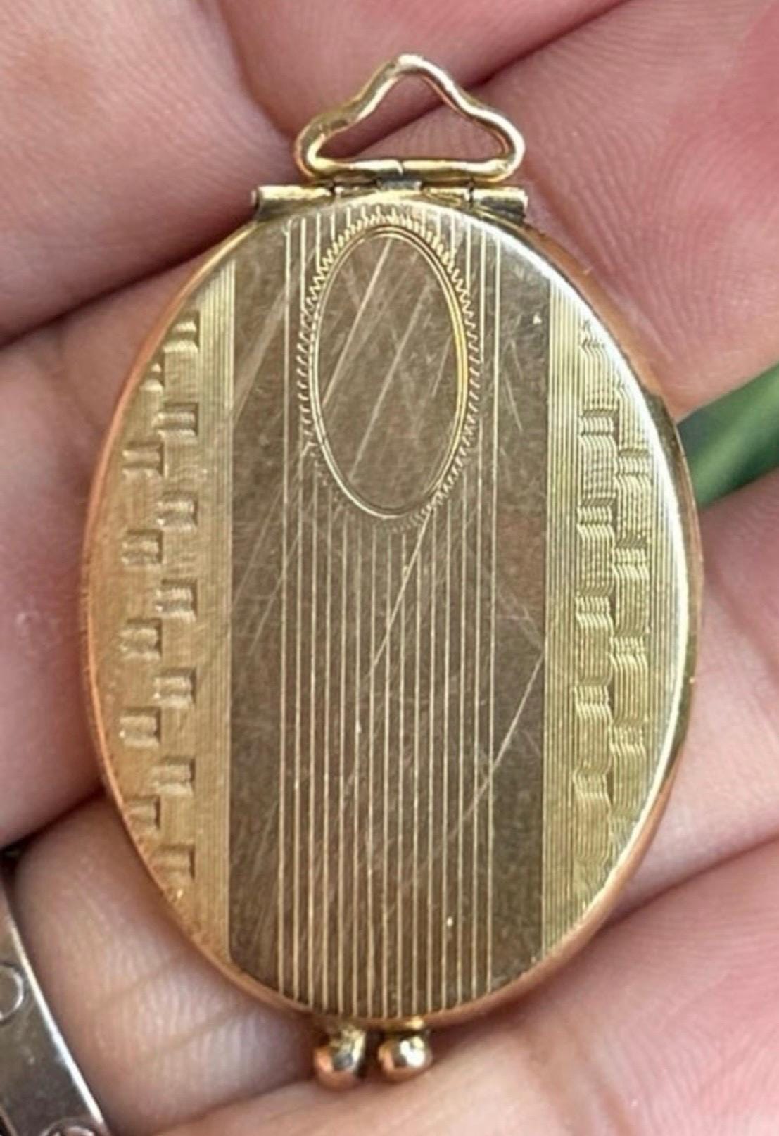 Antique CQ&R Victorian Edwardian Era Etched Gold Filled Locket Pendant ...
