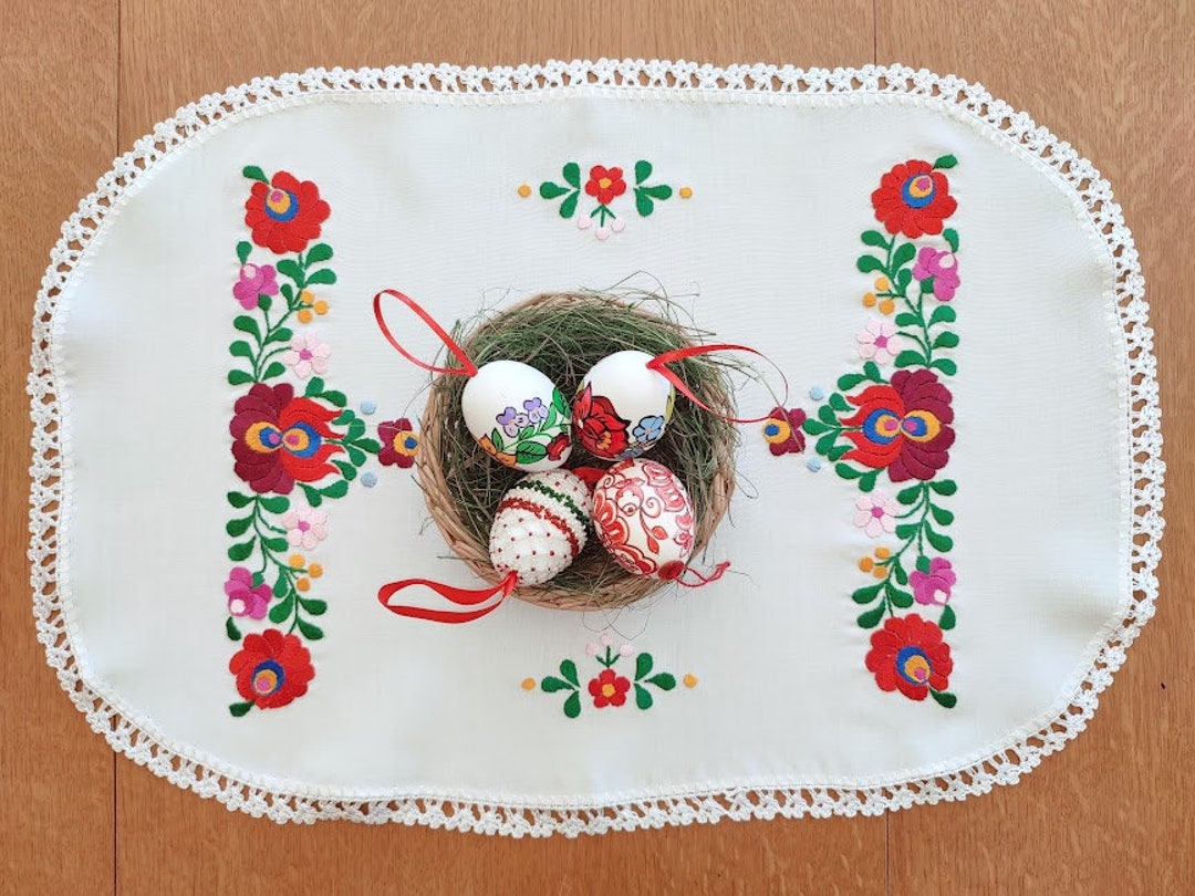 Silk Embroidered Hungarian Tablerunner, Decor Accessories, Matyo Folk ...