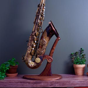 Saxophone Gifts Men, Wooden Saxophone Stand, Saxophone Display Stand ...