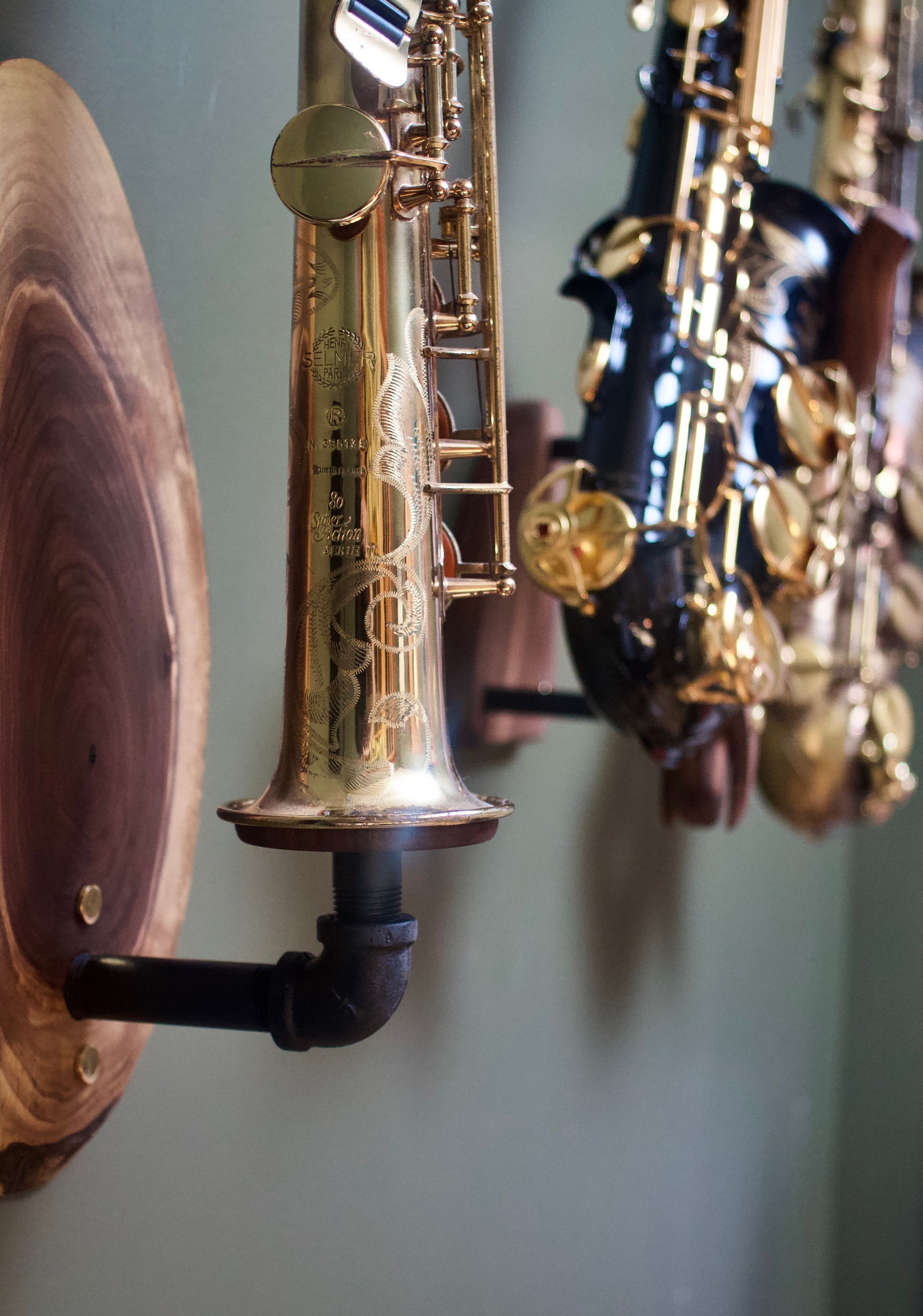 The Wall Hanger - Saxophone Wall Stand - Gift for Saxophonist Player ...