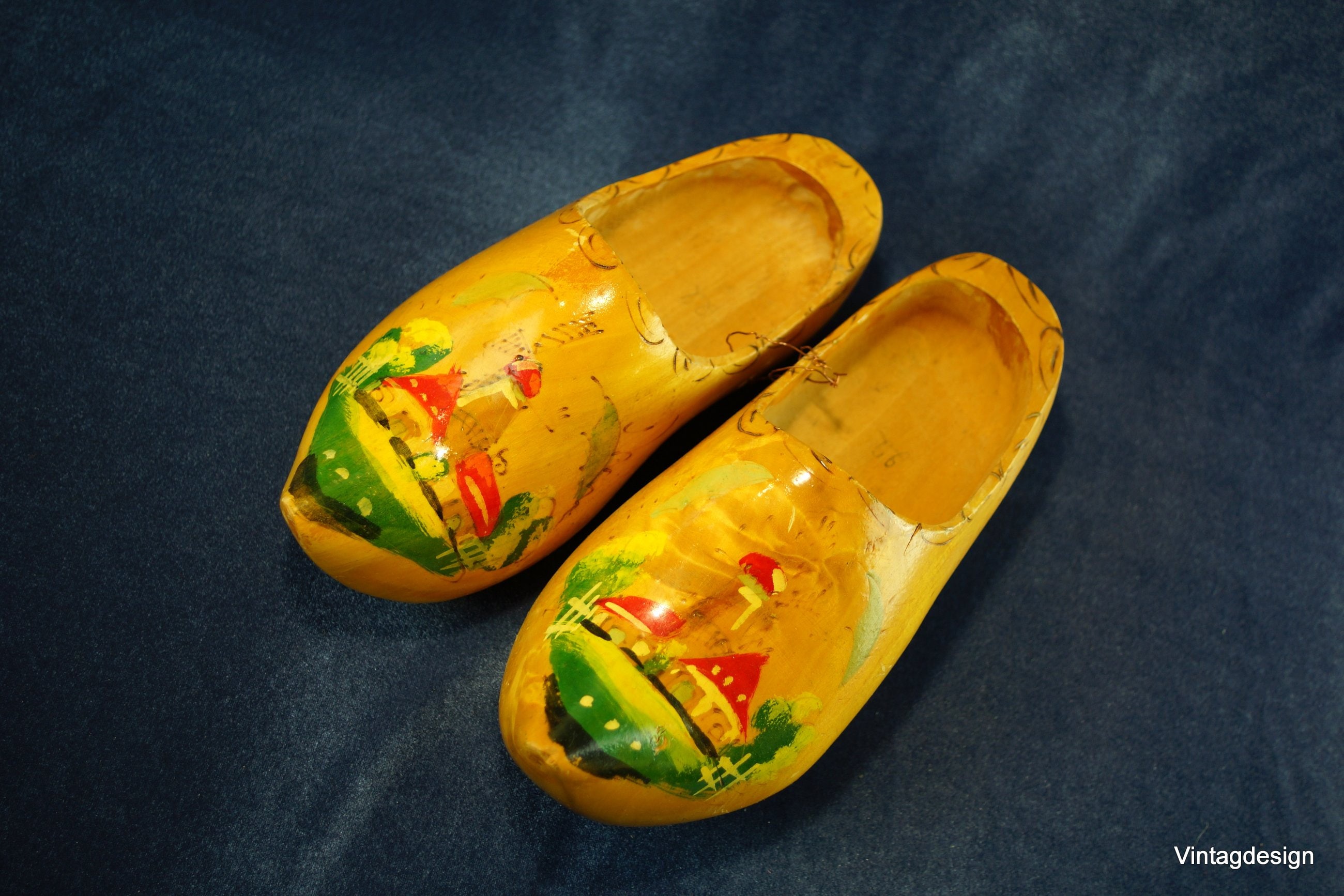 2 Dutch Wooden Shoes: Hand-painted Clogs, Holland Souvenir - Etsy