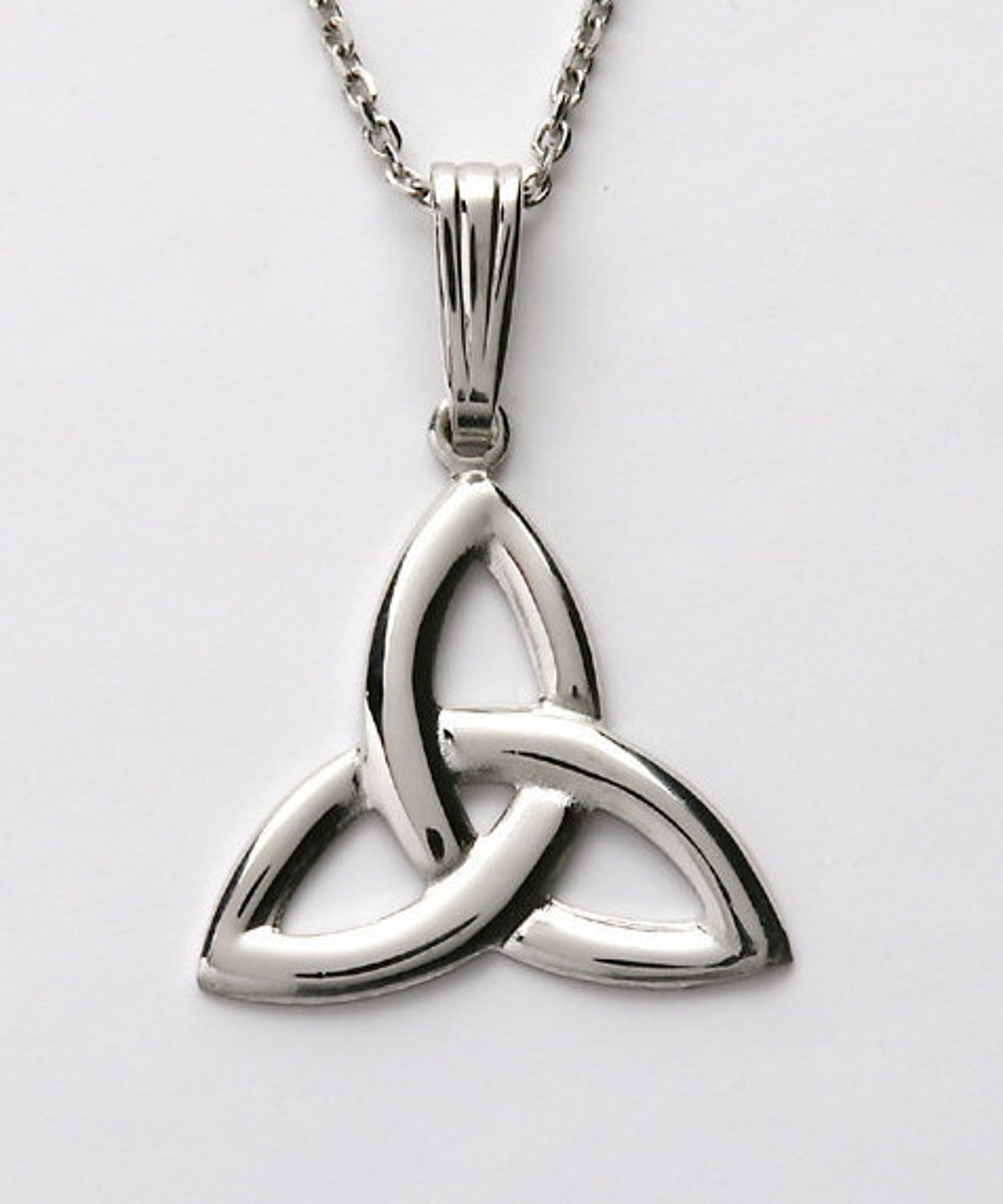 Trinity Knot Pendant Large on 18 Chain P115 | Etsy