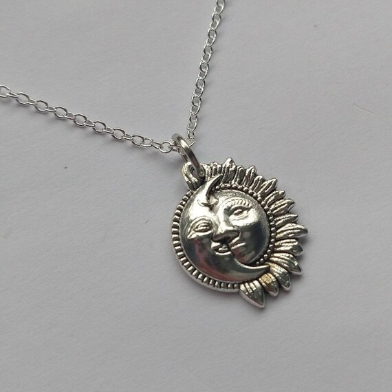 Sun and moon kissing necklace store