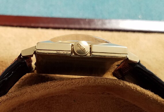 Gruen Precision Textured Dial - Gem