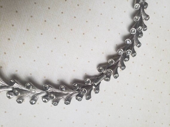 Vintage Choker Necklace. Fluted Clusters, like a flo… - Gem