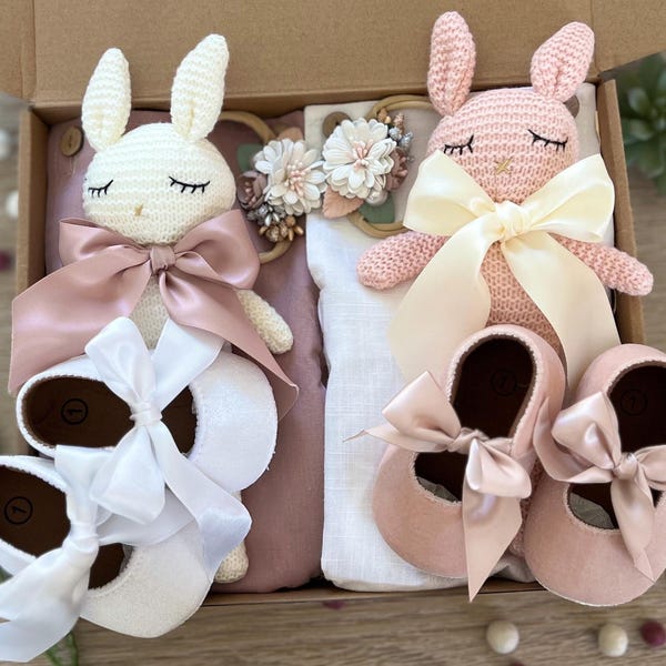 Unique Newborn Gifts for Boys - 60+ Gift Ideas for 2025