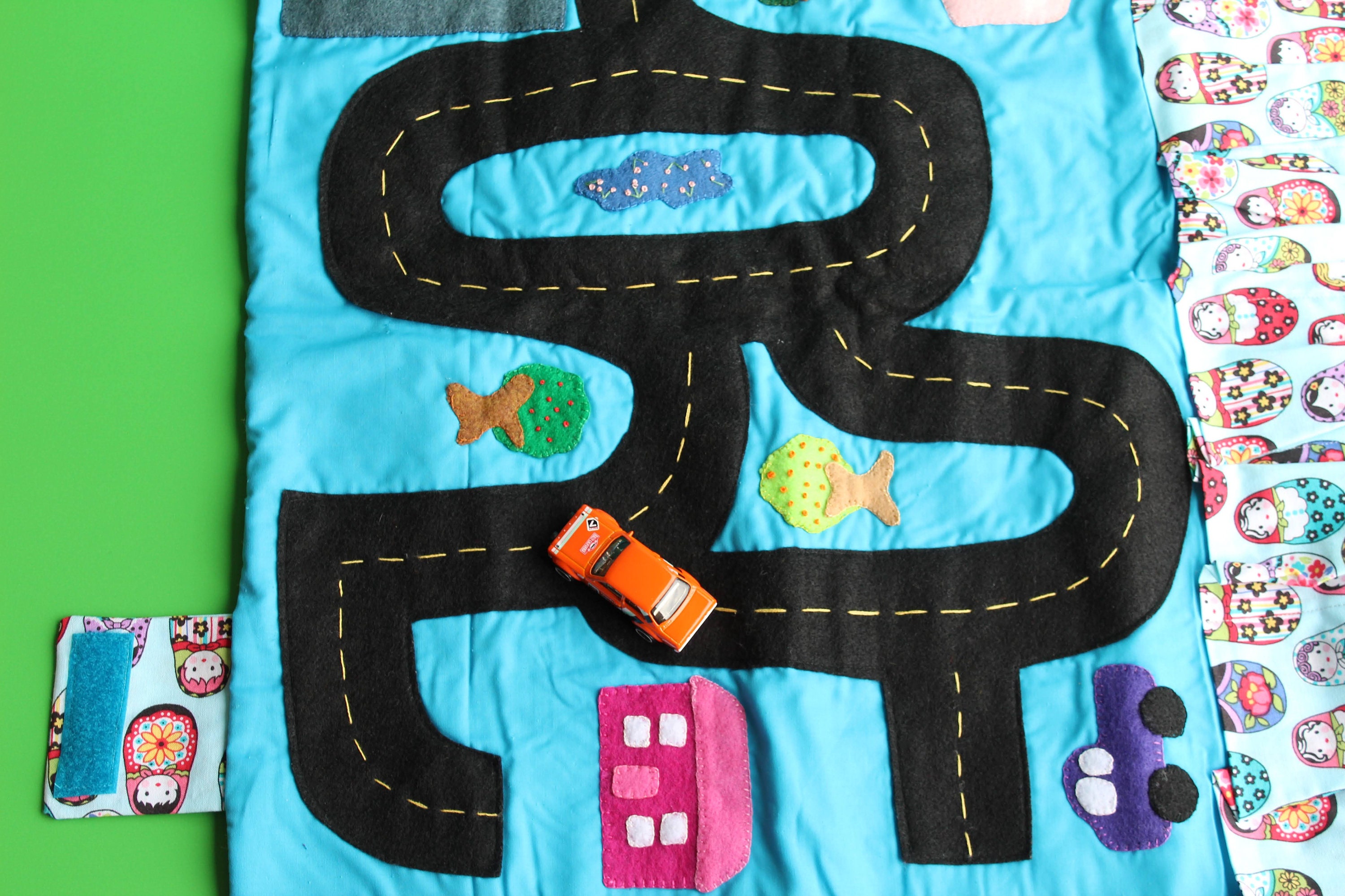 Car Garage to Go Deluxe, Take A-long Toy Car Mat With Race Track, Car ...