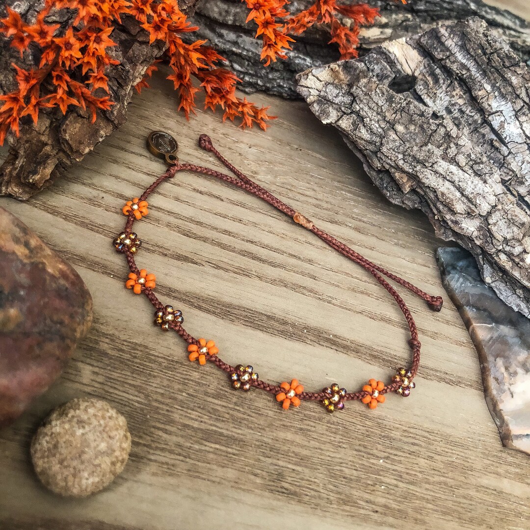 TIGER LILY Seed Bead Dainty Bracelet, Adjustable Tiny Beaded Daisy ...