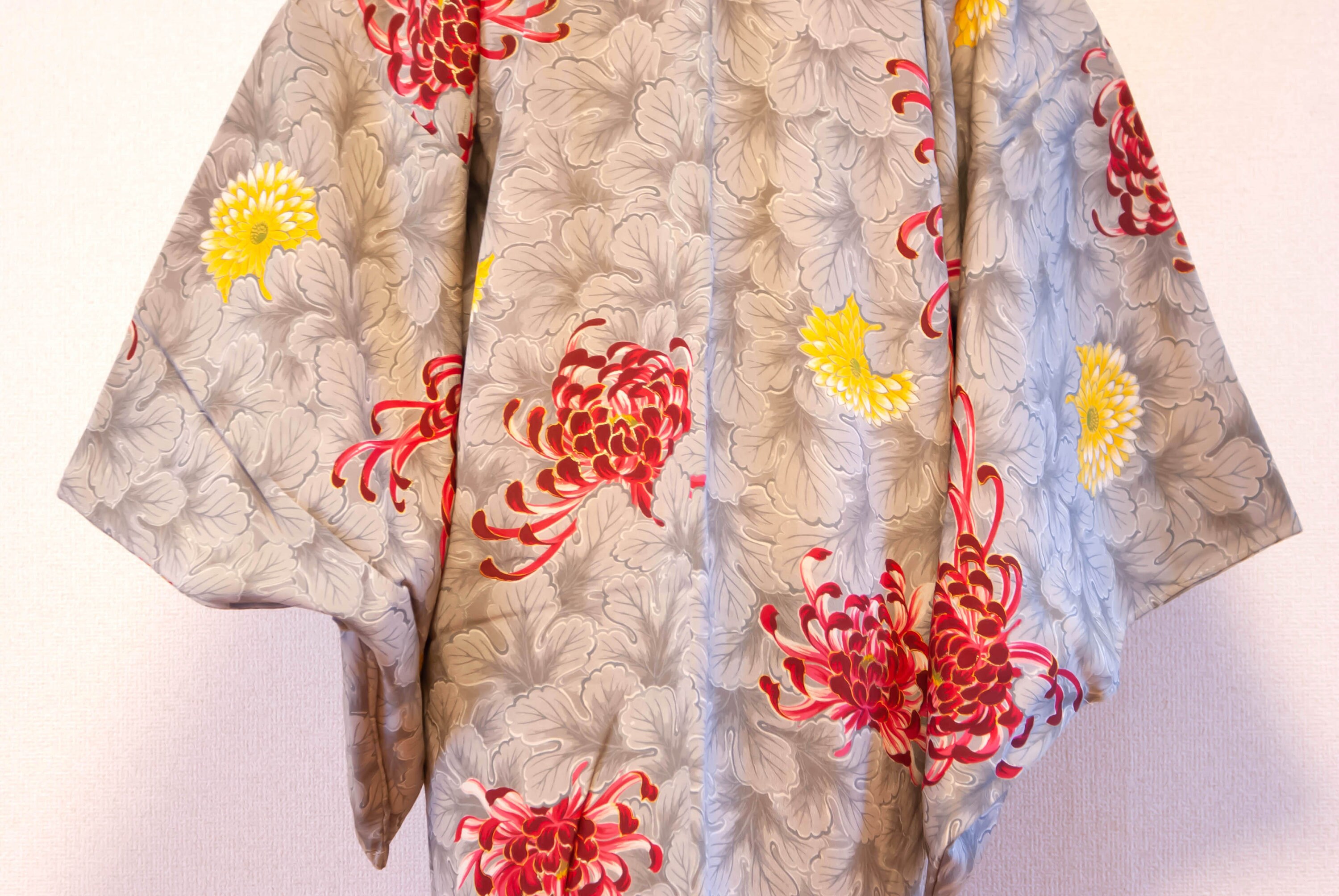 Gray with pink yellow flower Haori / kimono jacket / vintage | Etsy
