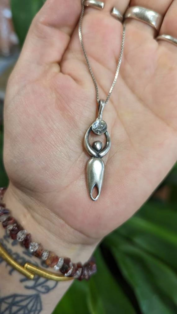 Goddess Body Sterling Silver Necklace - Gem