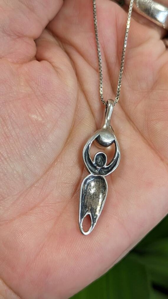 Goddess Body Sterling Silver Necklace - Gem