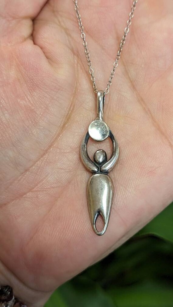 Goddess Body Sterling Silver Necklace - Gem