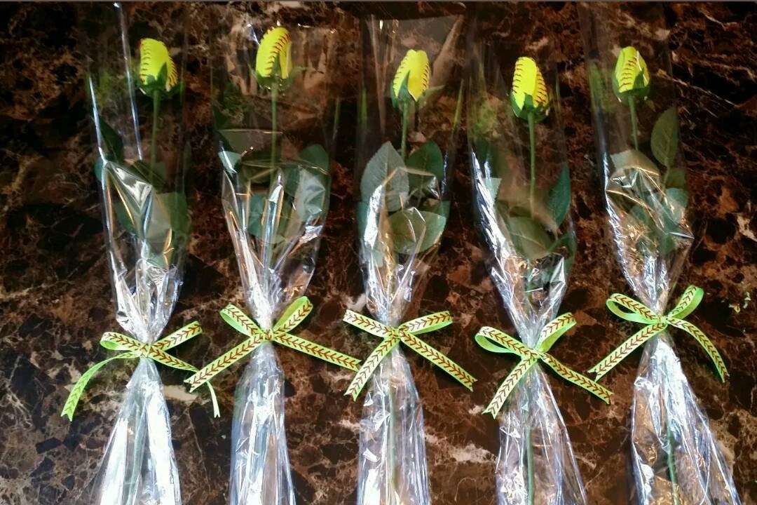 11 Softball Roses in Individual Wrap With Bow - Etsy