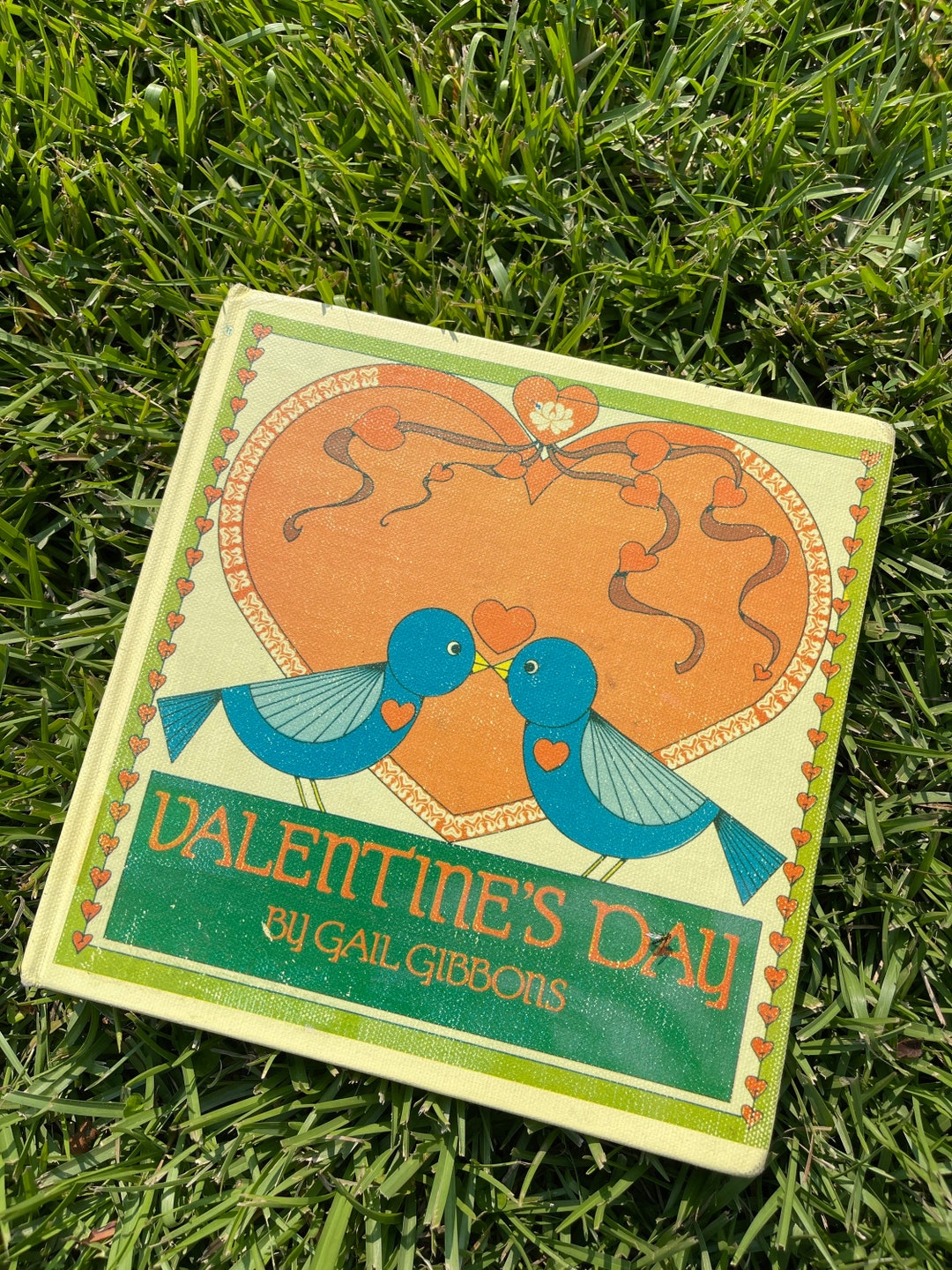 Valentine's Day, by Gail Gibbons, 1986 HB - Etsy