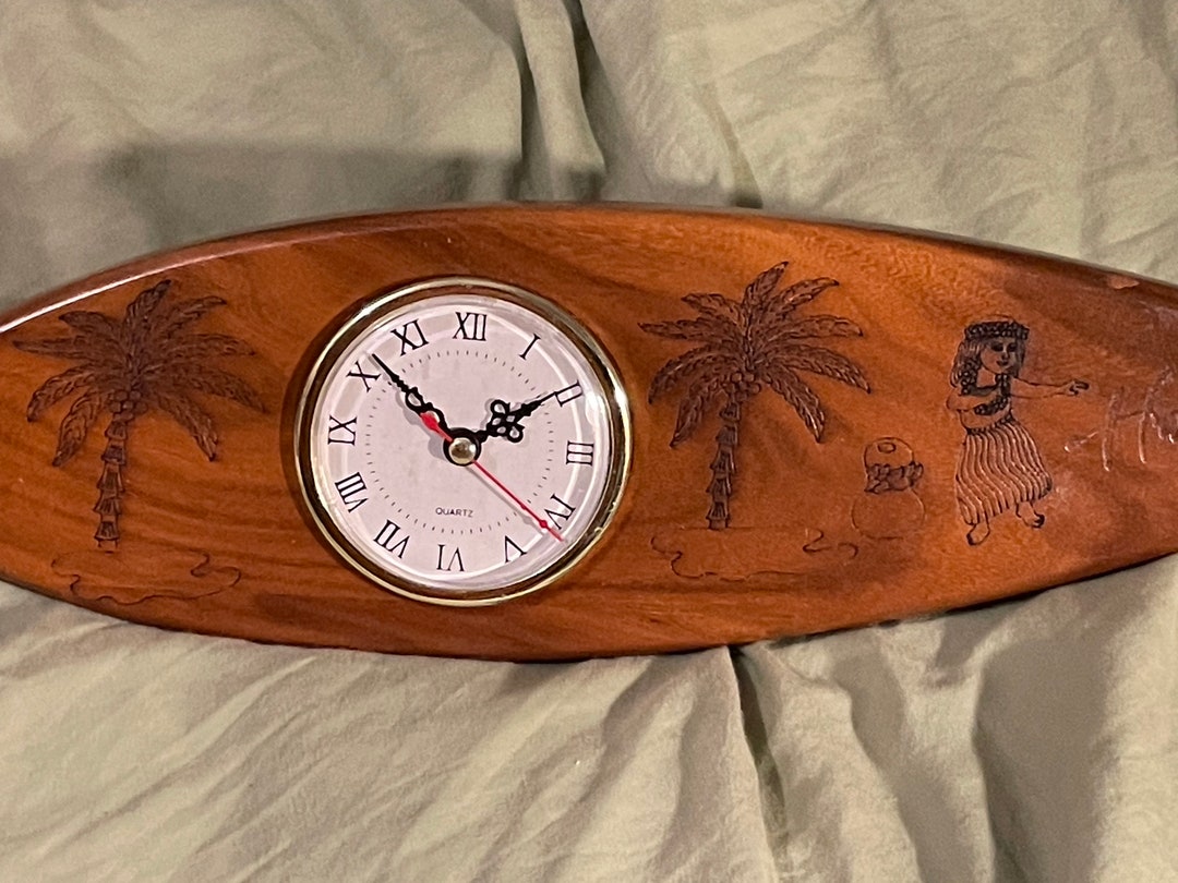 Hawaii Wooden Surfboard Hula Girl Palm Tree Quartz Battery Operated ...