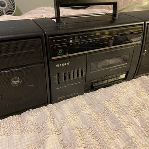 Sony Boombox Stereo 4 Band Graphic Equalizer 2 Detachable Speakers ...