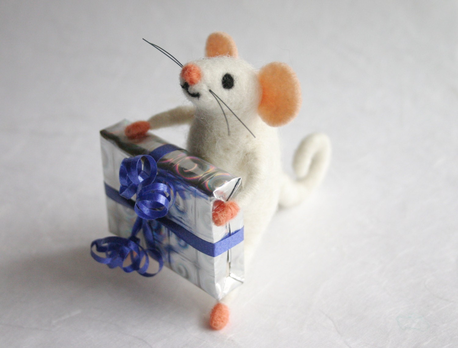 Mice With Gift Figurine, Mouse Gift, Birthday Gift Idea, Felt Miniature ...