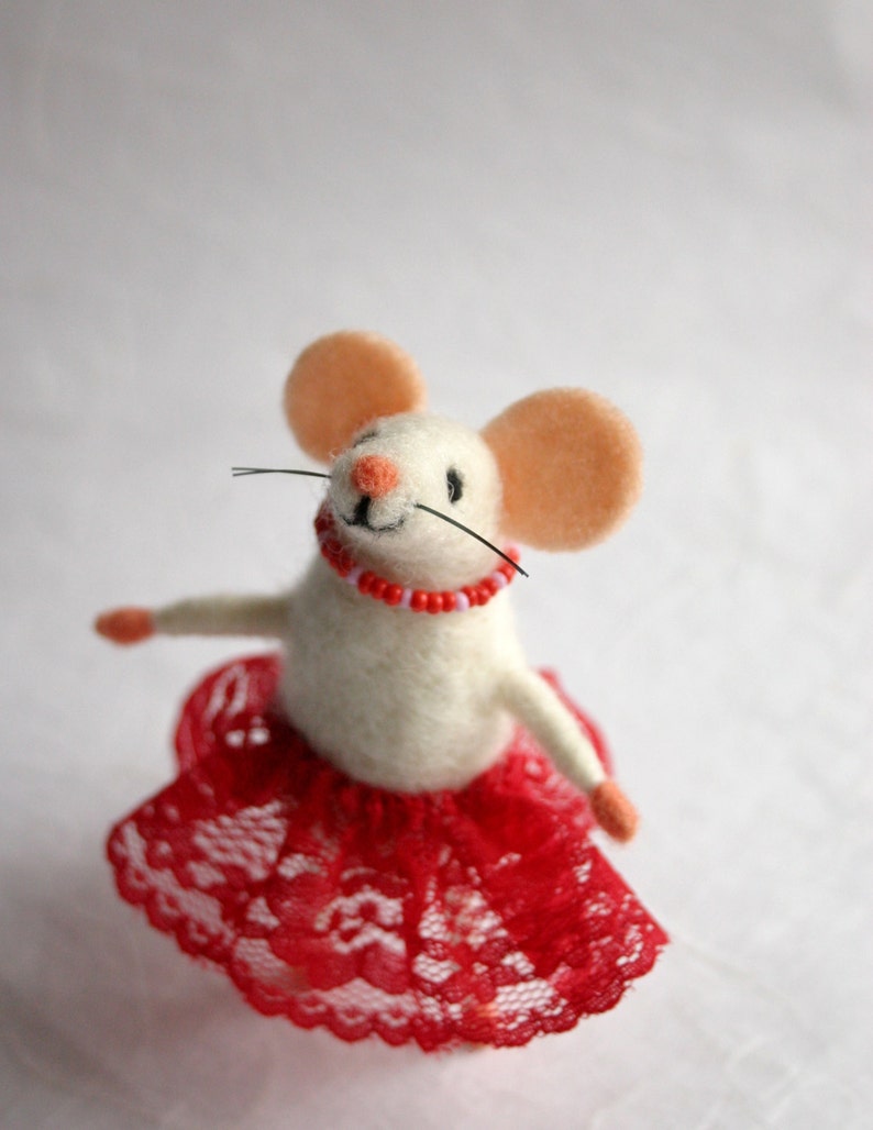Felt Mouse Ornament, Woolen Mouse Girl, Needle Felted Mouse Figurine ...