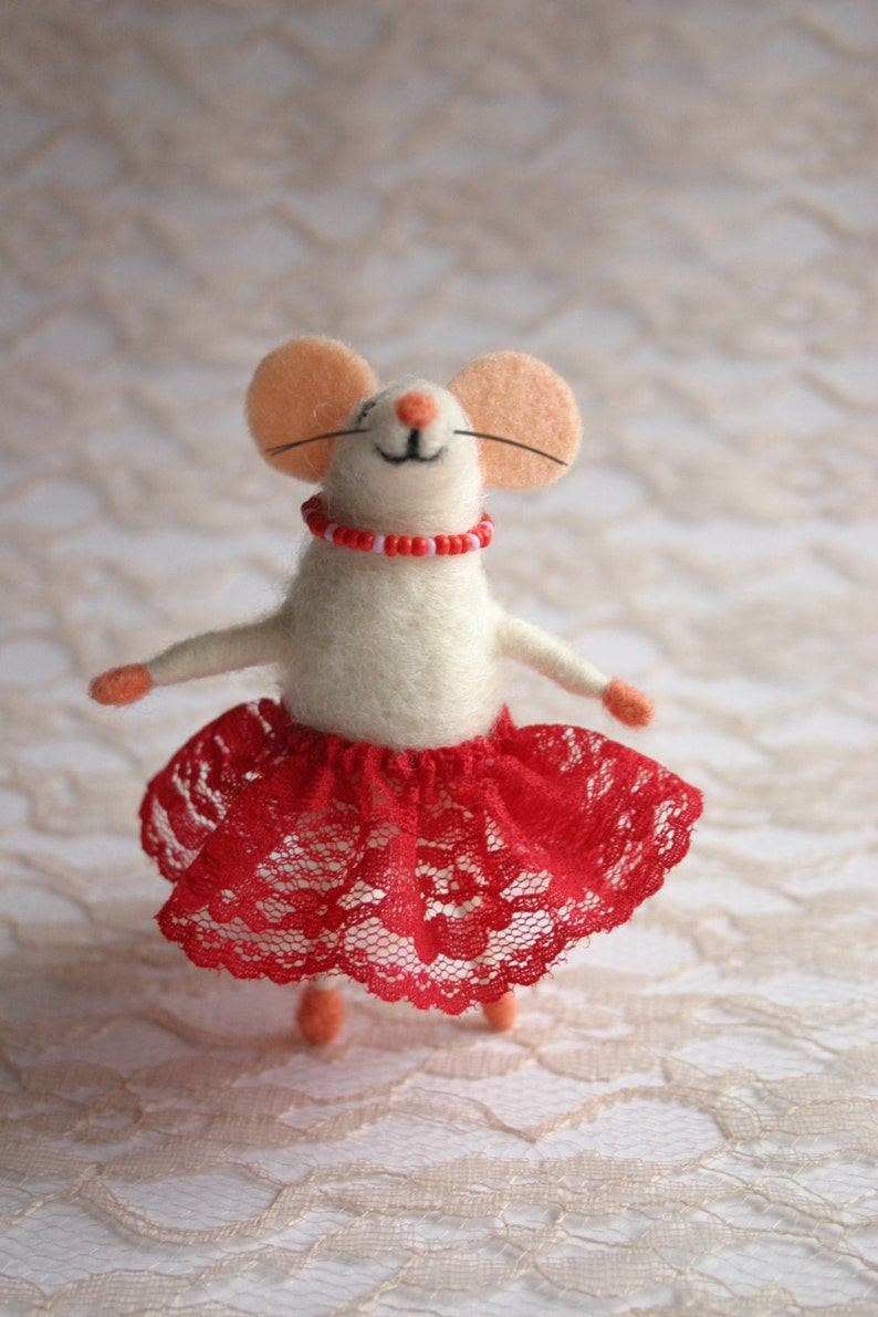Felt Mouse Ornament, Woolen Mouse Girl, Needle Felted Mouse Figurine ...