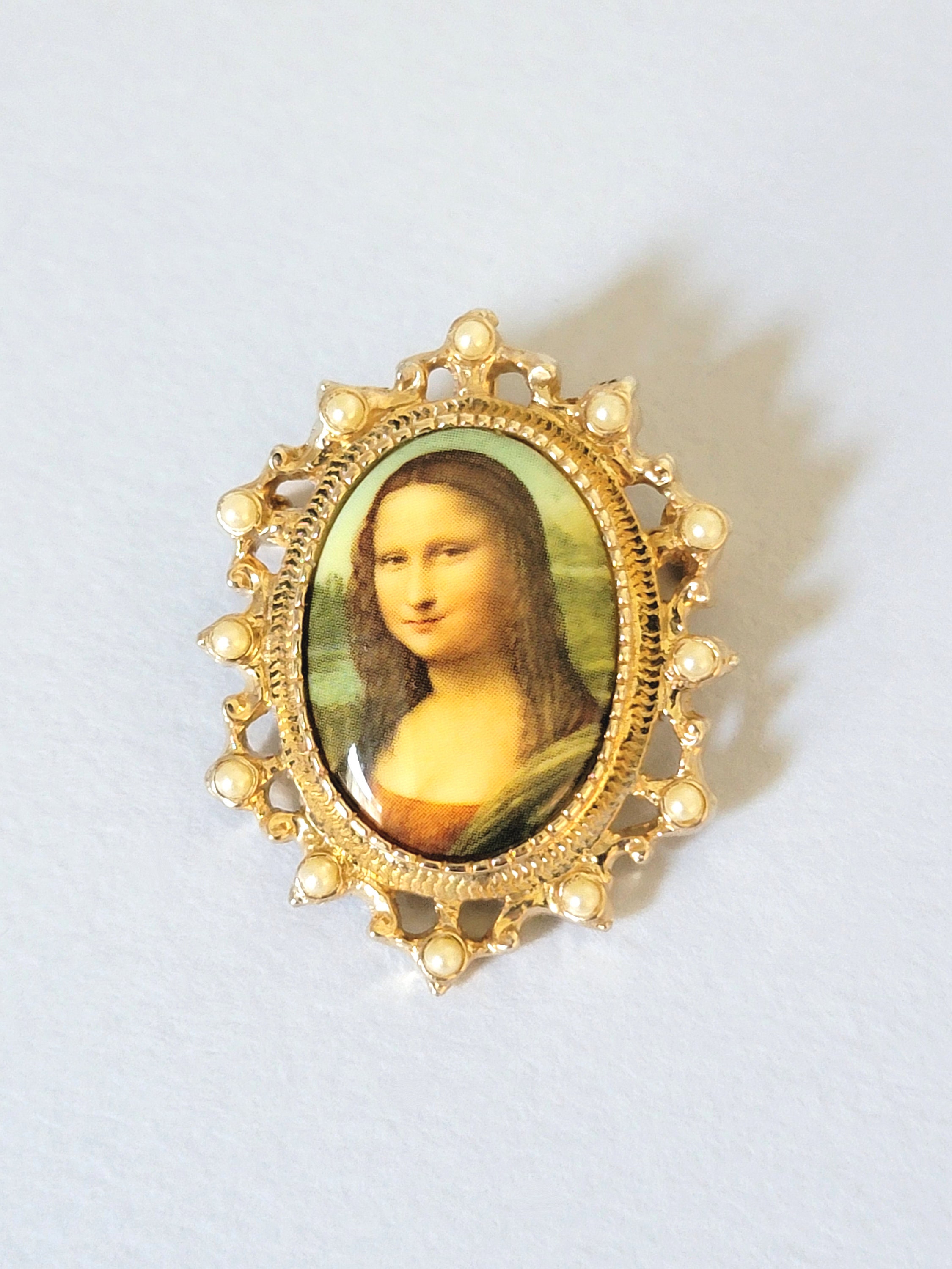 Lisa Brooch - Etsy