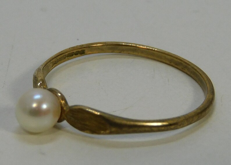 Ladies 9ct Gold Ring With Pearl - Etsy