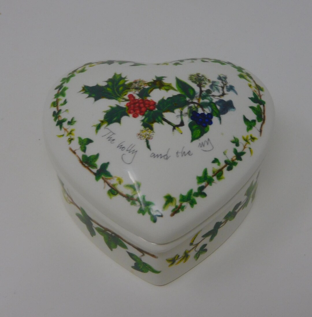 PORTMEIRION the Holly & the Ivy HEART Shaped Trinket Box by Anwyl ...