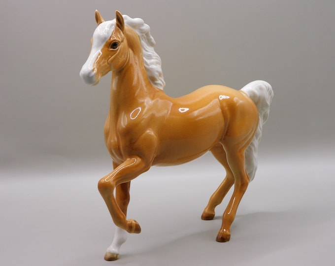 Palomino Horse, Beswick Horse Figurine, Model 1261, Palomino Pracing ...
