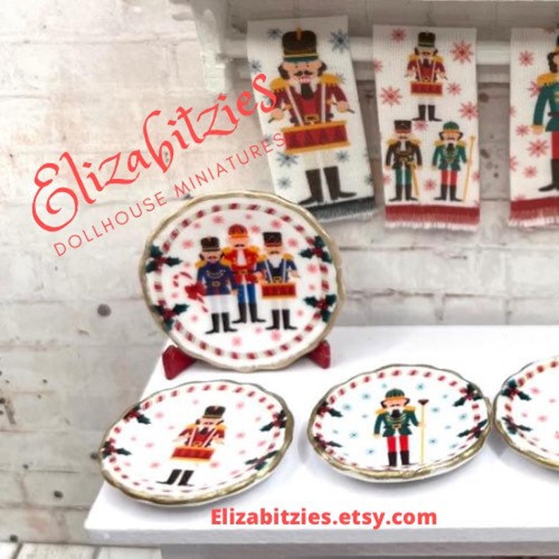 Miniature Dollhouse Nutcracker Plates 1:12 Scale Red Green White With ...