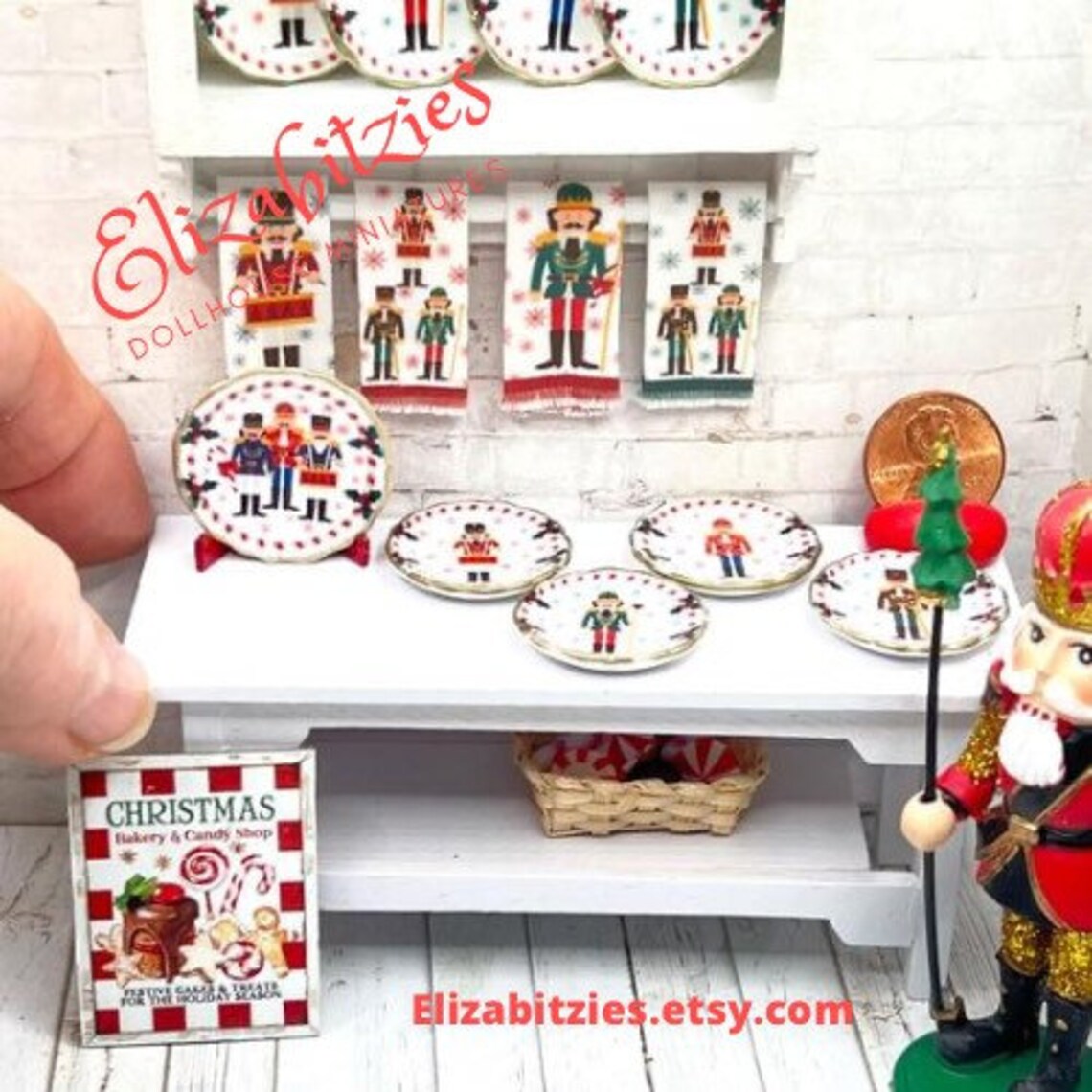 Miniature Dollhouse Nutcracker Plates 1:12 Scale Red Green White With ...
