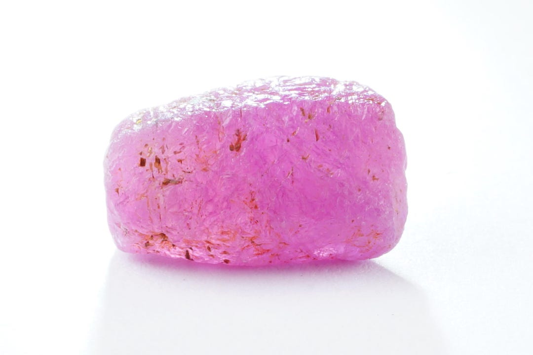 CORUNDUM Var RUBY 1,37g - 1,2 X 0,7 X 0,6 Cm MADAGASCAR - Ihosy - Etsy