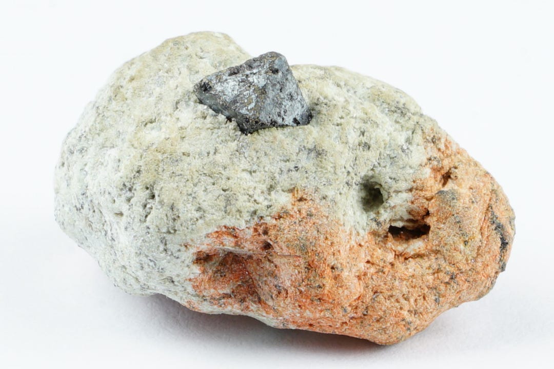 Magnetite Mineral Specimen: Raw Magnetic Rock - Bolivia Source - Etsy