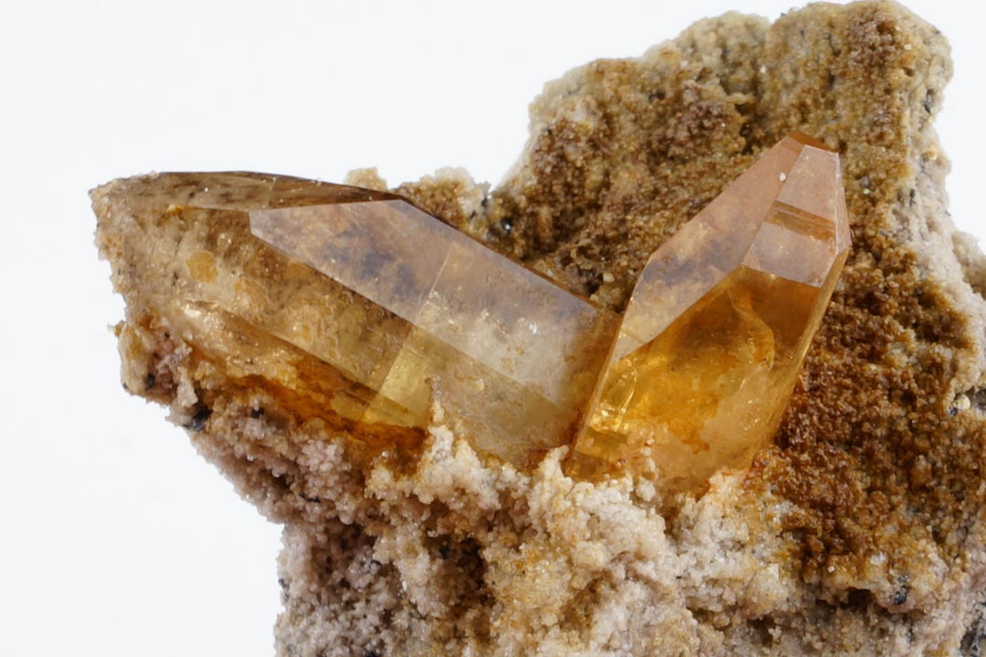 Topaz na krysztale Matrix – jasnopomarańczowy z kopalni Veronica - Etsy ...