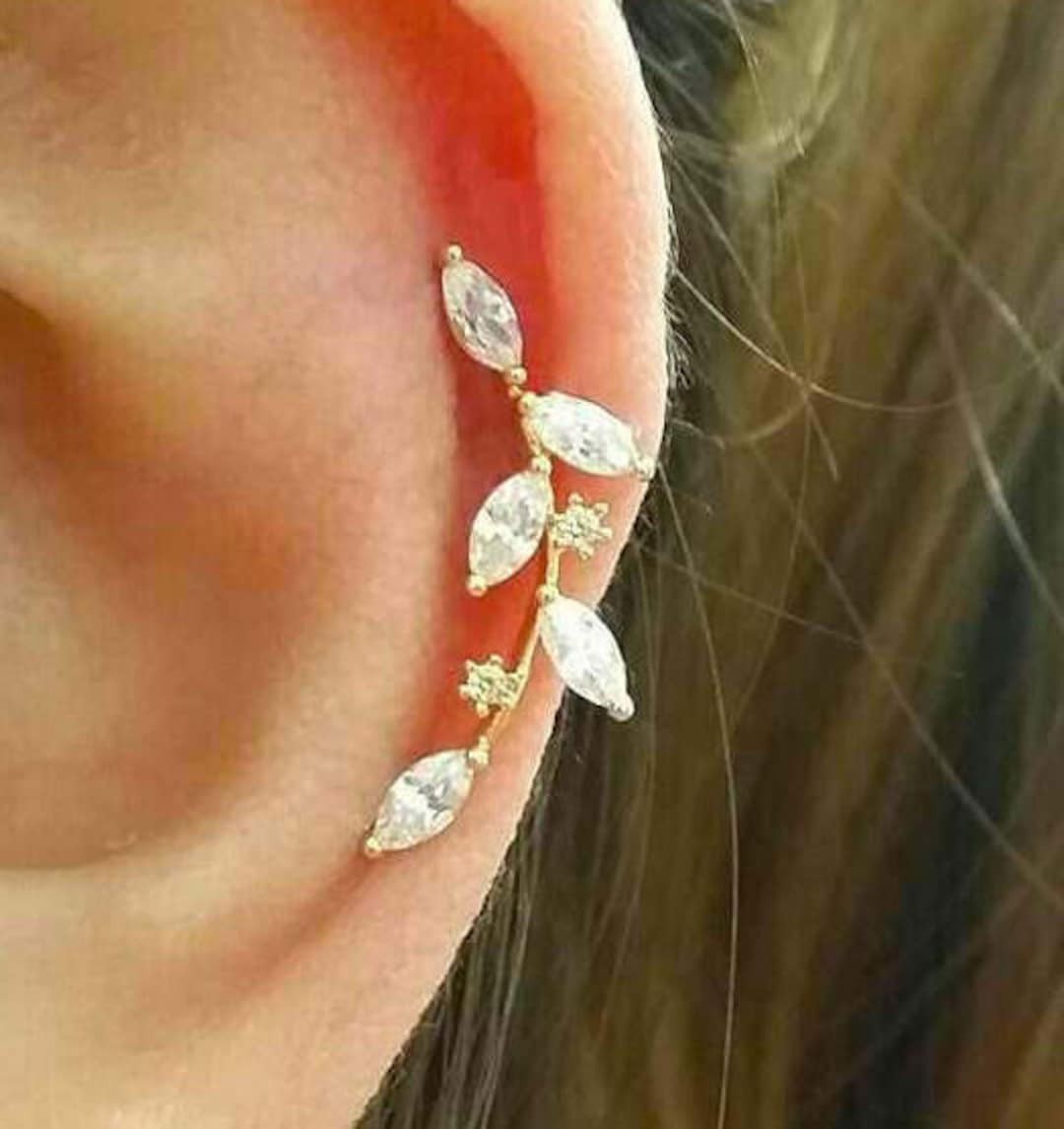 Stone Flower Cartilage Earring • Threadless Labret • Elegant Ear Sweeps ...